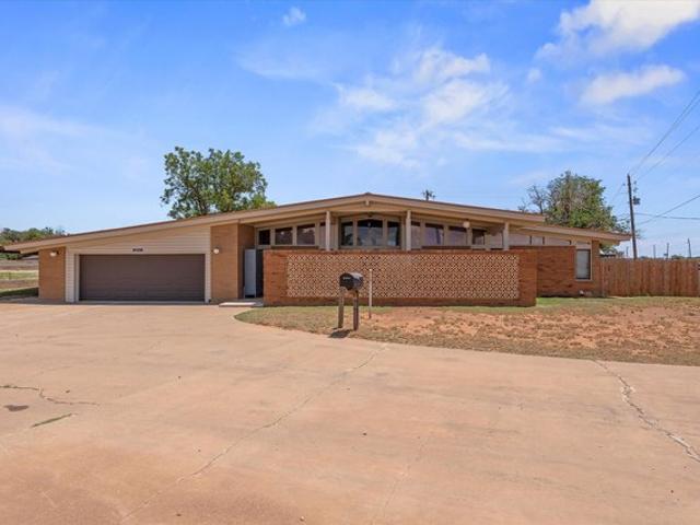 1011 N 22nd St, Lamesa, TX 79331