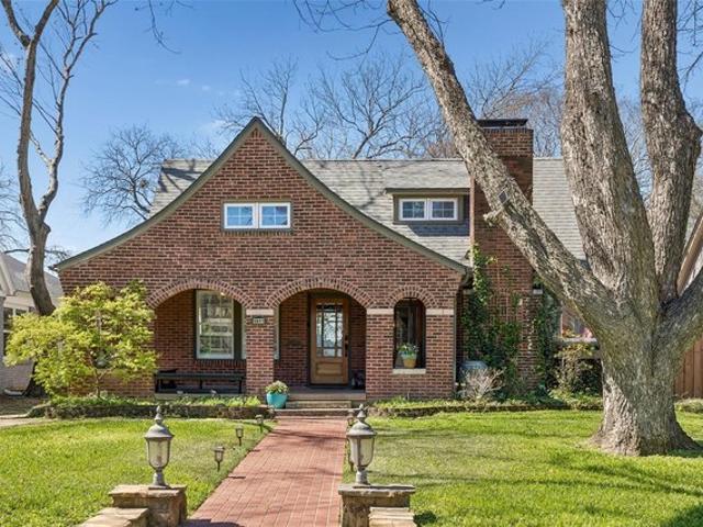 1011 N Clinton Ave, Dallas, TX 75208