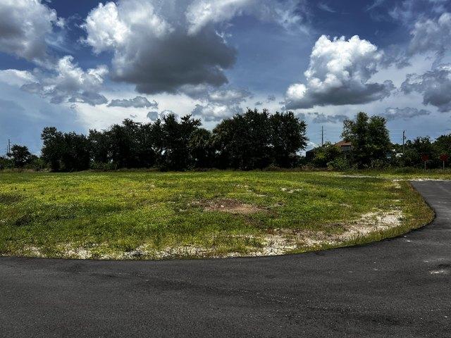 1011 NE 23rd St, Cape Coral, FL 33909