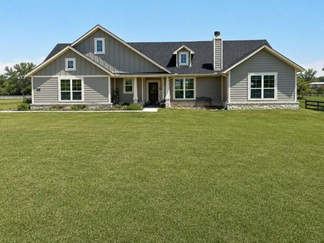 1011 Northern Oaks Ct, Springtown, TX 76082