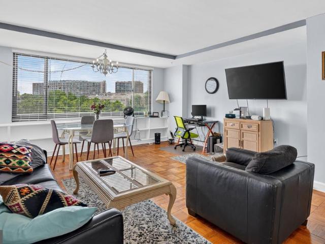 1011 Arlington Boulevard # 942
