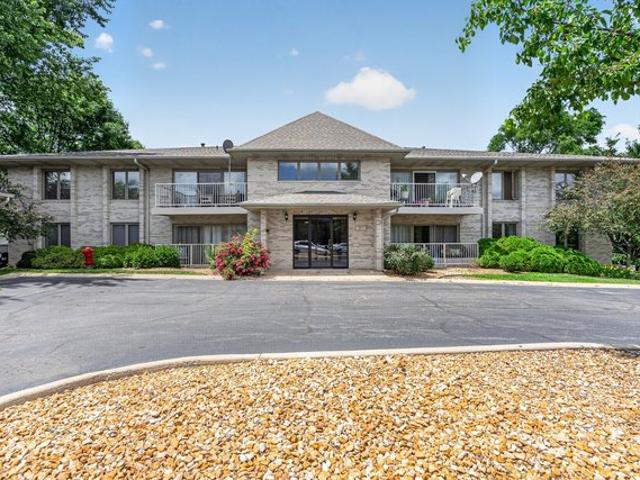 1011 Ashley Ct S Apt 2D, Lockport, IL 60441