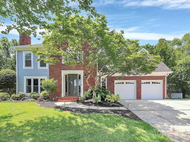 1011 Bydeford Ct, Matthews, NC 28105