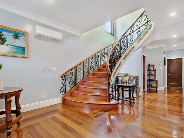 1011 Bay 24th Street