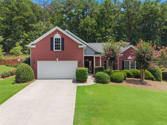 1011 Blankets Creek Dr, Canton, GA 30114
