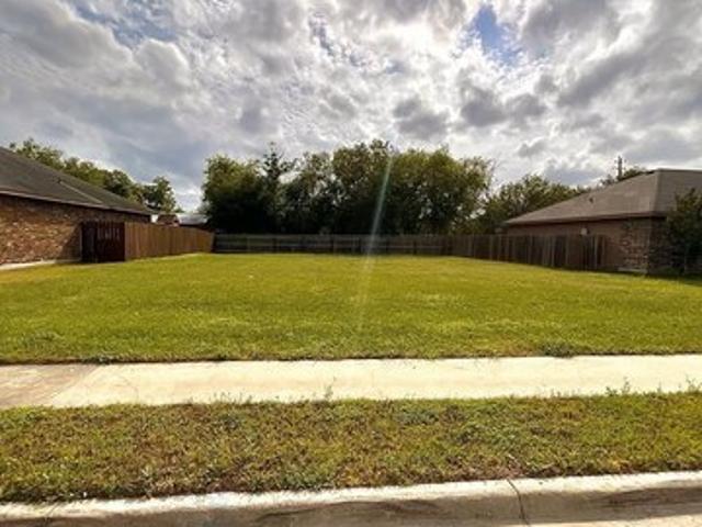 1011 Blue Crst Lot 2, Beeville, TX 78102