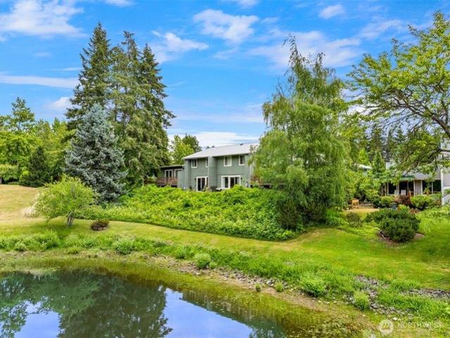 1011 Blue Heron Ave NE, Bainbridge Island, WA 98110
