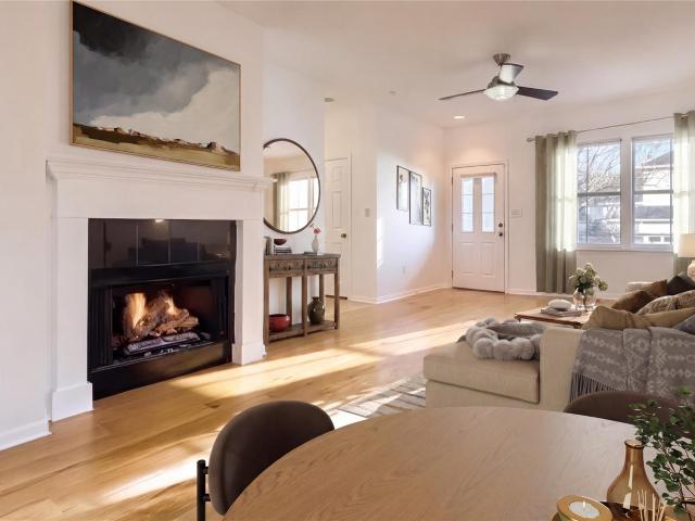 1011 Brodie St # 32
