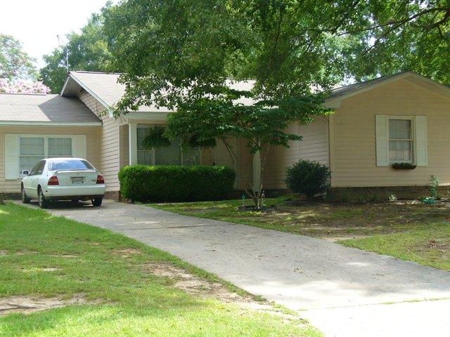 1011 Cynthia Dr, Dothan, AL 36301