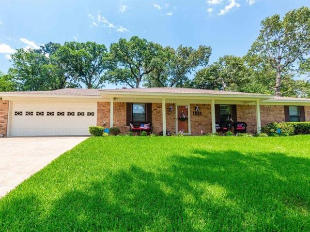 1011 Camille Dr, Longview, TX 75605