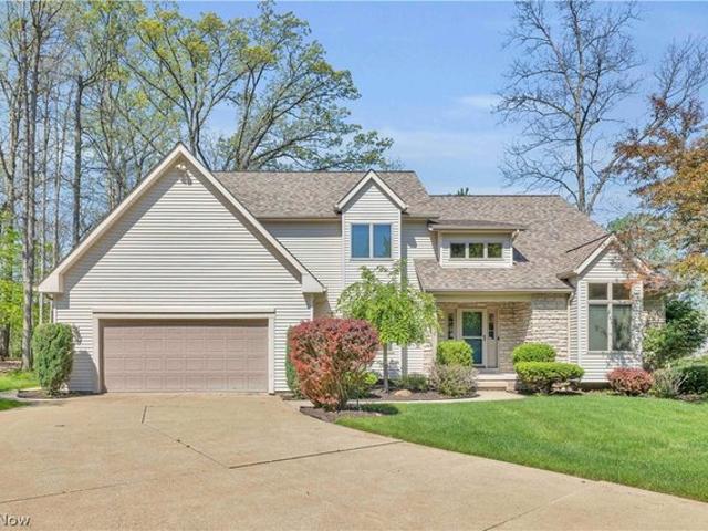 1011 Cedarwood Ln, Medina, OH 44256