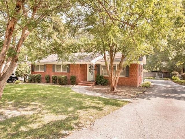 1011 Cherokee Cir, Waycross, GA 31501