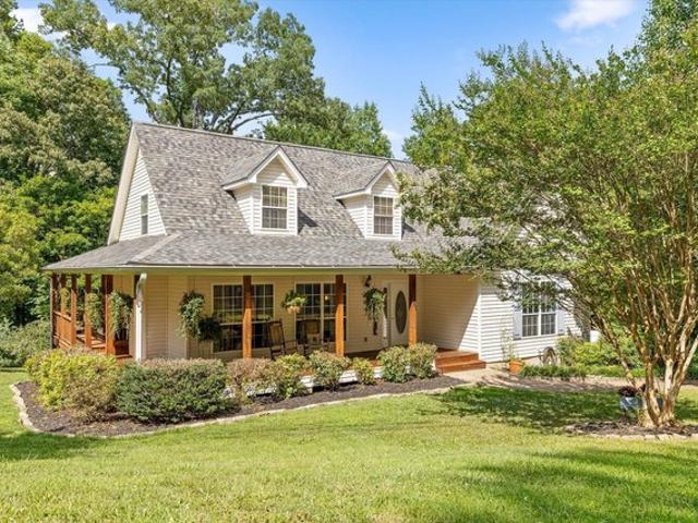 1011 Clift Cave Dr, Soddy Daisy, TN 37379