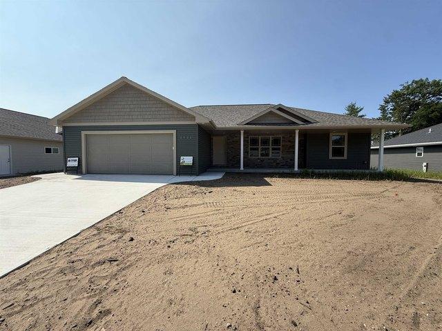 1011 Constellation Way, Marinette, WI 54143