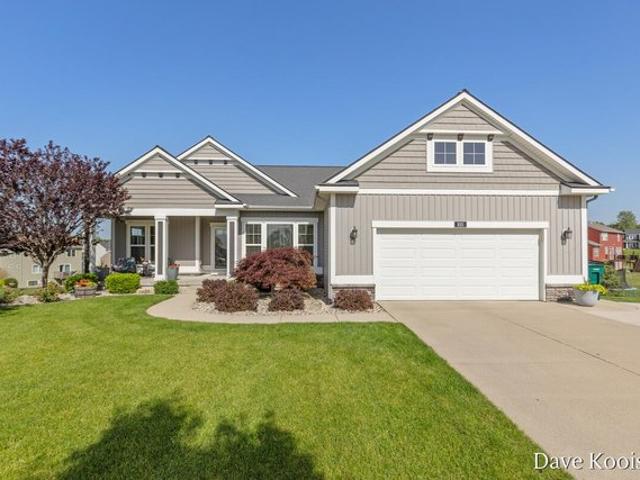1011 Dreamfield Dr SE, Byron Center, MI 49315