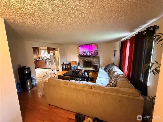 1011 E 68th