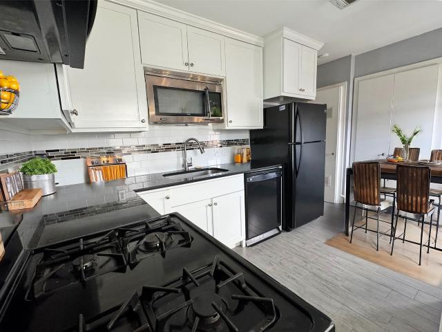 1011 E 6 1/2 St, Unit 4, Houston, TX 77009 | MLS #21082