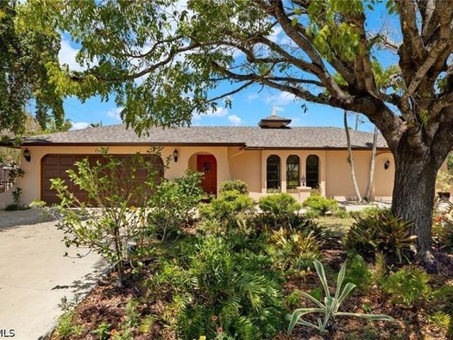 1011 El Mar Ave, Fort Myers, FL 33919