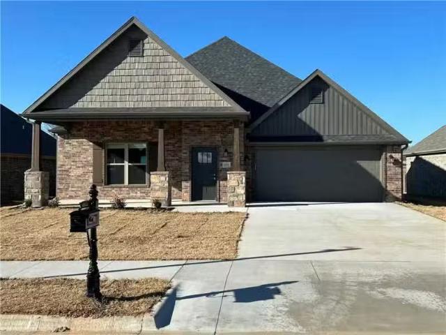 1011 FLAT ROCK ST, BENTONVILLE, AR 72713 Single Family Residen.