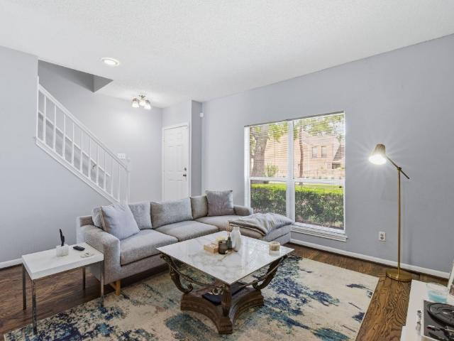 1011 Fountain View Dr, Houston, TX 77057 | MLS #42170
