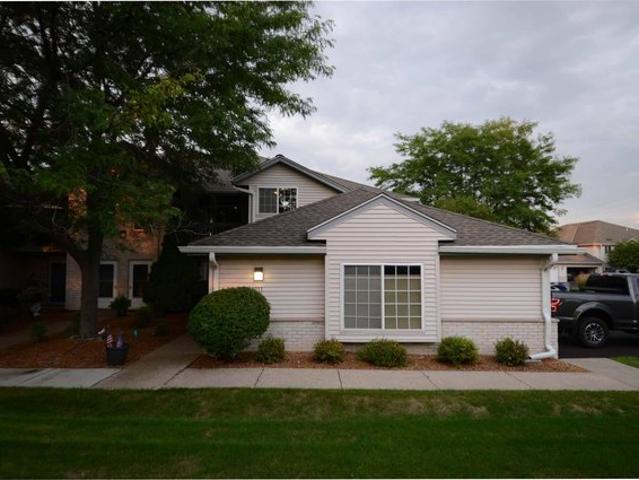 1011 Guthrie Rd Unit 4, Waukesha, WI 53186