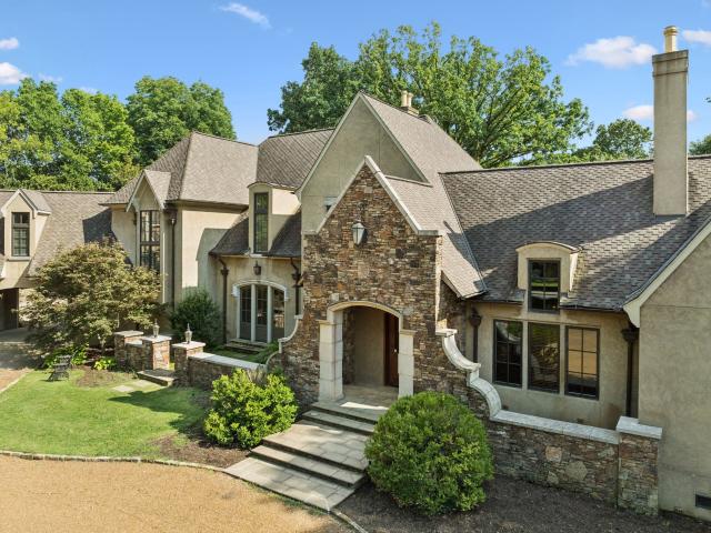 1011 Gateway Ln, Nashville, TN 37220 | MLS #3131 | Compass