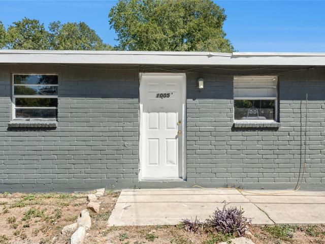 1011 Hackberry St # A&B