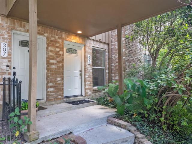 1011 Hamblen Road 306
