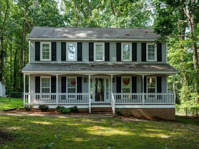 1011 Homestead Pl, Zebulon, NC 27597