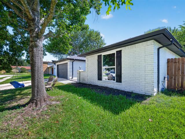 1011 Kensington Drive