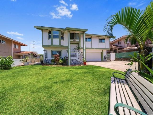 1011 Luaole Pl, Honolulu, HI 96818