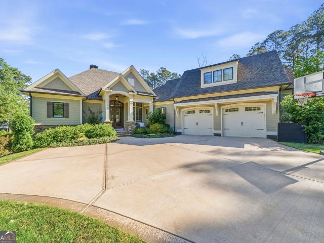 1011 Lake Pointe Drive S