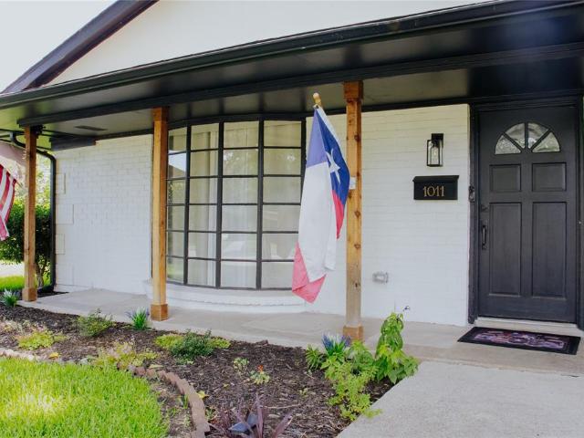 1011 Pacific Drive
