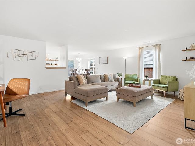 1011 Riddell Avenue NE