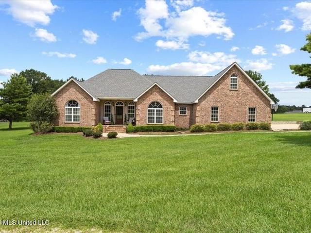 1011 Rolling Oaks Dr, McComb, MS 39648