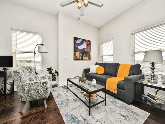 1011 Studemont Street 302