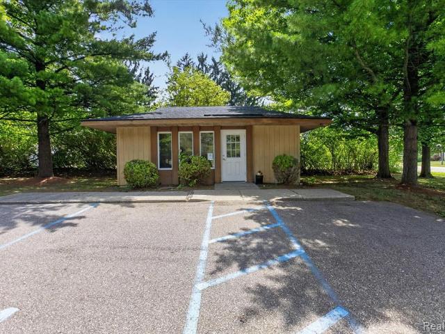 1011 S Graham Road