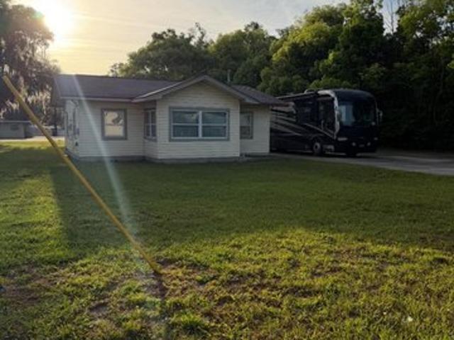 1011 S Palm Ave, Palatka, FL 32177