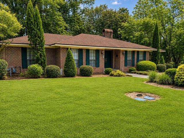 1011 SE Darrow Ave, Live Oak, FL 32064