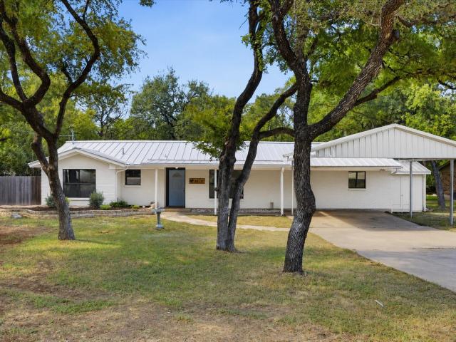 1011 Serenada Dr