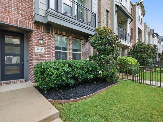 1011 Tea Olive Lane