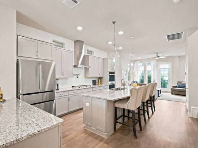 1011 Tea Olive Ln, Dallas, TX 75212