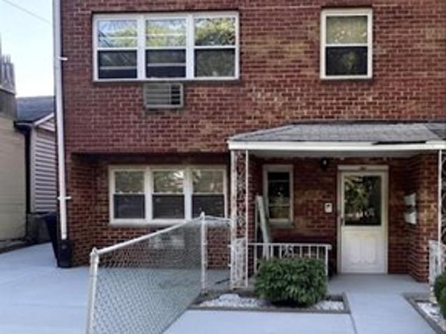 1011 Throggs Neck Expy, Bronx, NY 10465