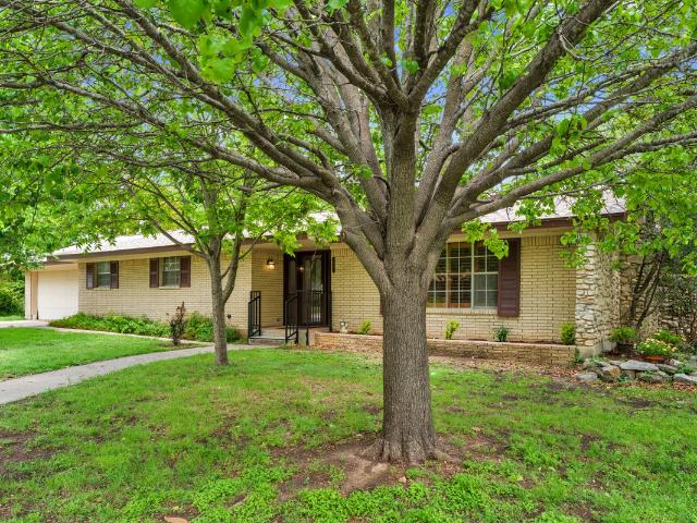 1011 Vanderveer, Burnet, TX 78611 | MLS #2490