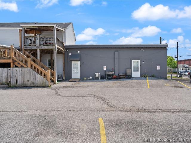 1011 Vincennes Street 5