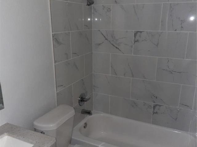 1011 Vine Street # 19