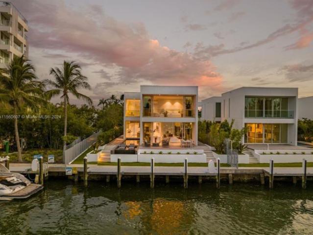 1011 W 48th St The Ritz Carlton Residences, Miami Beach, FL 33140