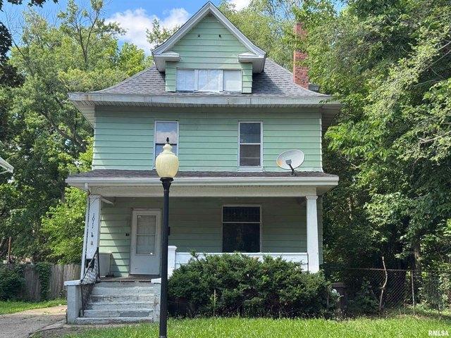 1011 W Columbia Ter, Peoria, IL 61606