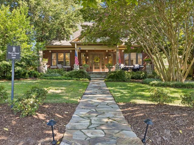 1011 W Main St
