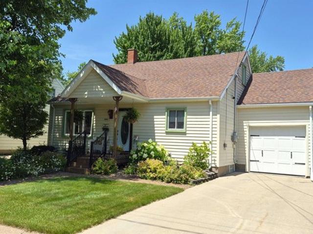 1011 W Park St, Marshfield, WI 54449